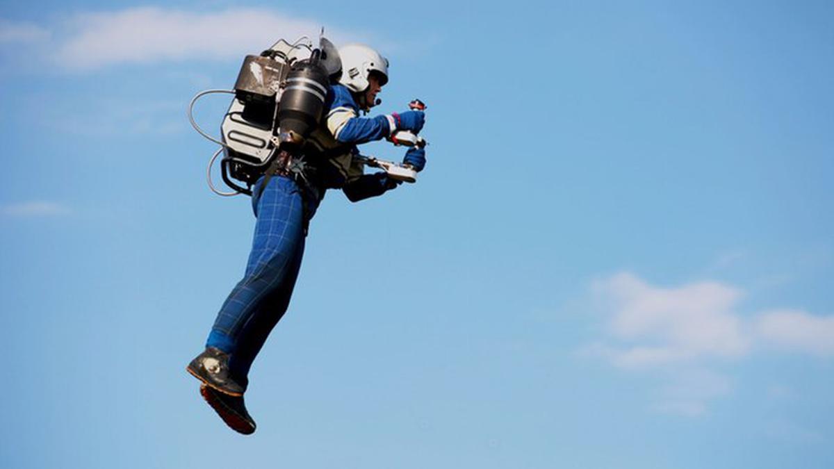 Serunya Sensasi Terbang dengan Jetpack ala Superman - Tekno Liputan6.com