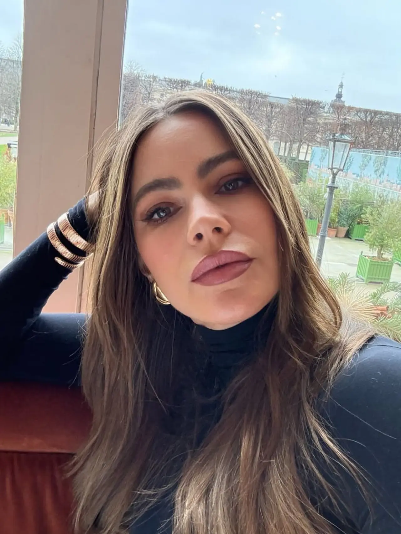 7 Potret Sofia Vergara Yang Hobi Selfie Kini Dirumorkan Kencan Dengan