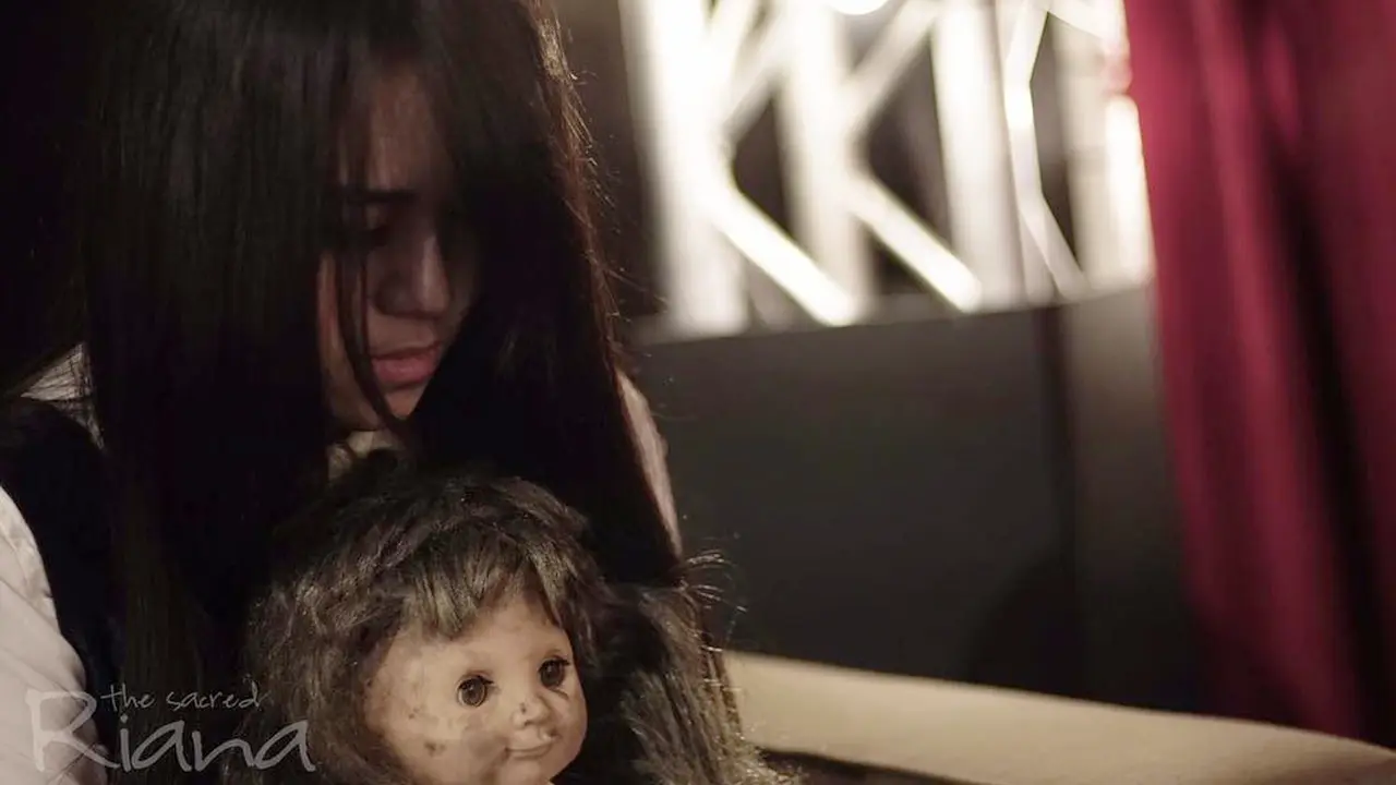 6 Keunikan The Sacred Riana, Punya Teman Khayalan hingga Image Horror ...