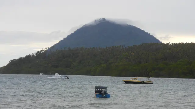 6 Fakta Menarik Gunung Manado Tua di Sulawesi Utara, Tak Kalah Indah ...