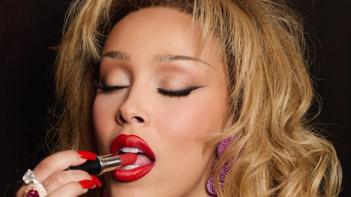 Usai Aksi Makan Lipstiknya Viral di MTV VMA 2025, Doja Cat Resmi Jadi ...