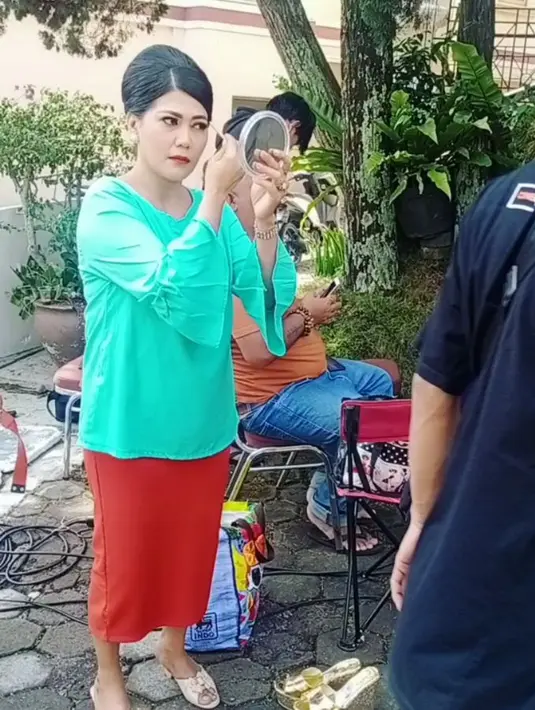 Populer Perankan Ibu Tiri Galak dan Kejam, Berikut Potret Terbaru Ibunya Bawang Merah - Photo ...