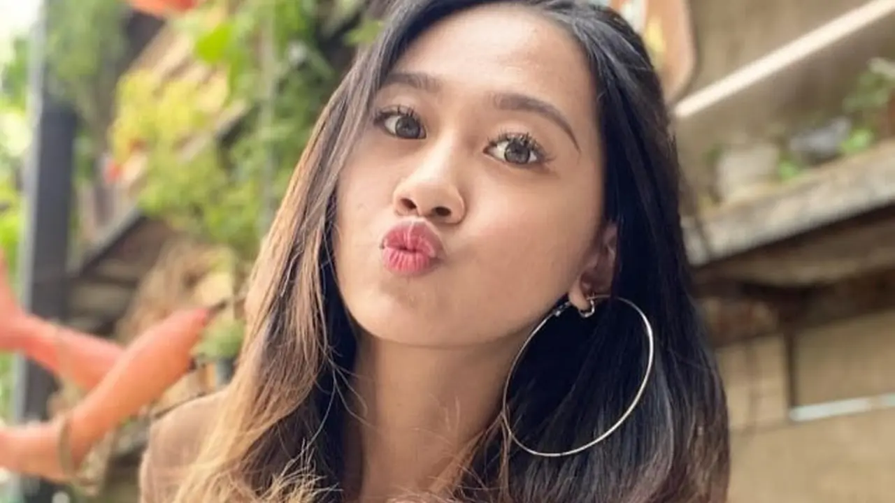 Penyanyi Hip-Hop Cecil Persiapkan Single Kolaborasi untuk HUT Jakarta - ShowBiz Liputan6.com