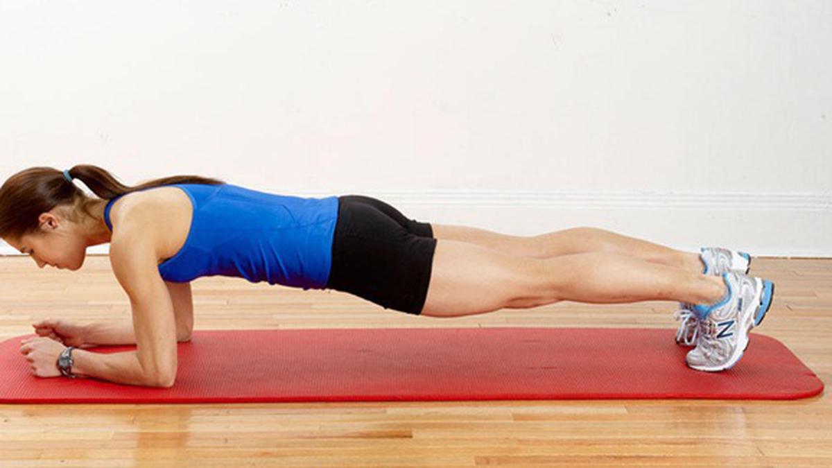 Stop! Ini 3 Kesalahan Besar Plank Yang Masih Sering Dilakukan