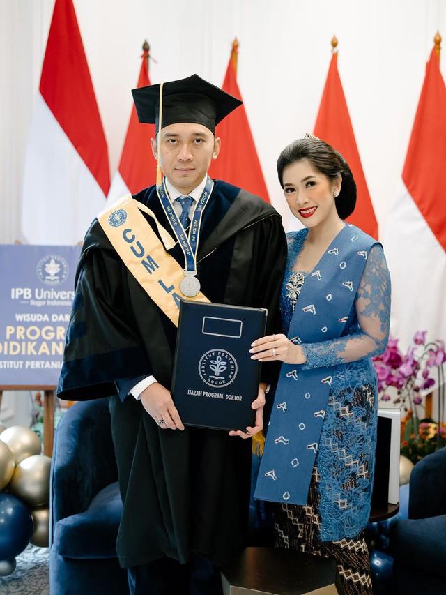 7 Potret Aliya Rajasa di Wisuda S3 Ibas Yudhoyono, Tampil Menawan - Hot ...