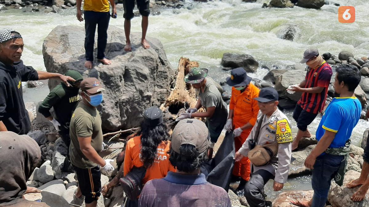 Korban Terakhir Longsor Jeneponto Ditemukan 14 Kilometer dari Lokasi Bencana - Regional Liputan6.com
