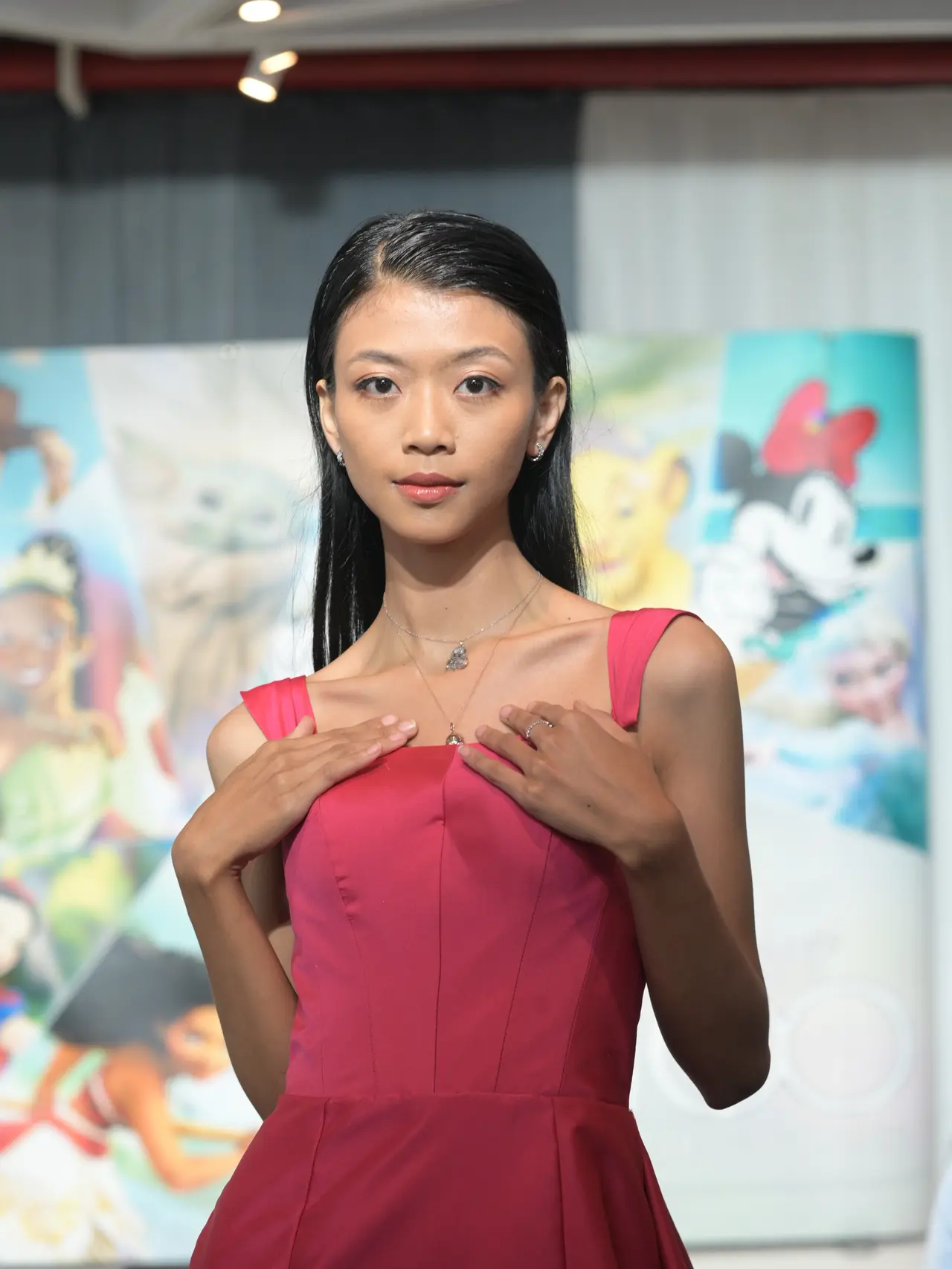 Semarak Kolaborasi 100 Tahun Disney, Motif Batik Mickey Mouse sampai ...