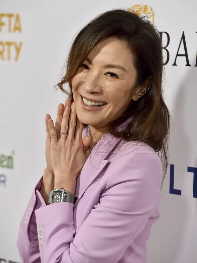 Michelle Yeoh Terima Penghargaan Sipil Tertinggi Amerika Serikat dari ...