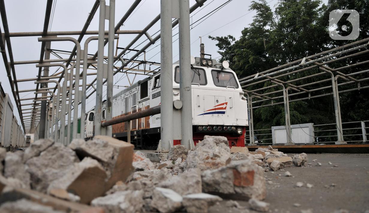 FOTO: Potret Usang Stasiun Buaran Lama - Foto Liputan6.com