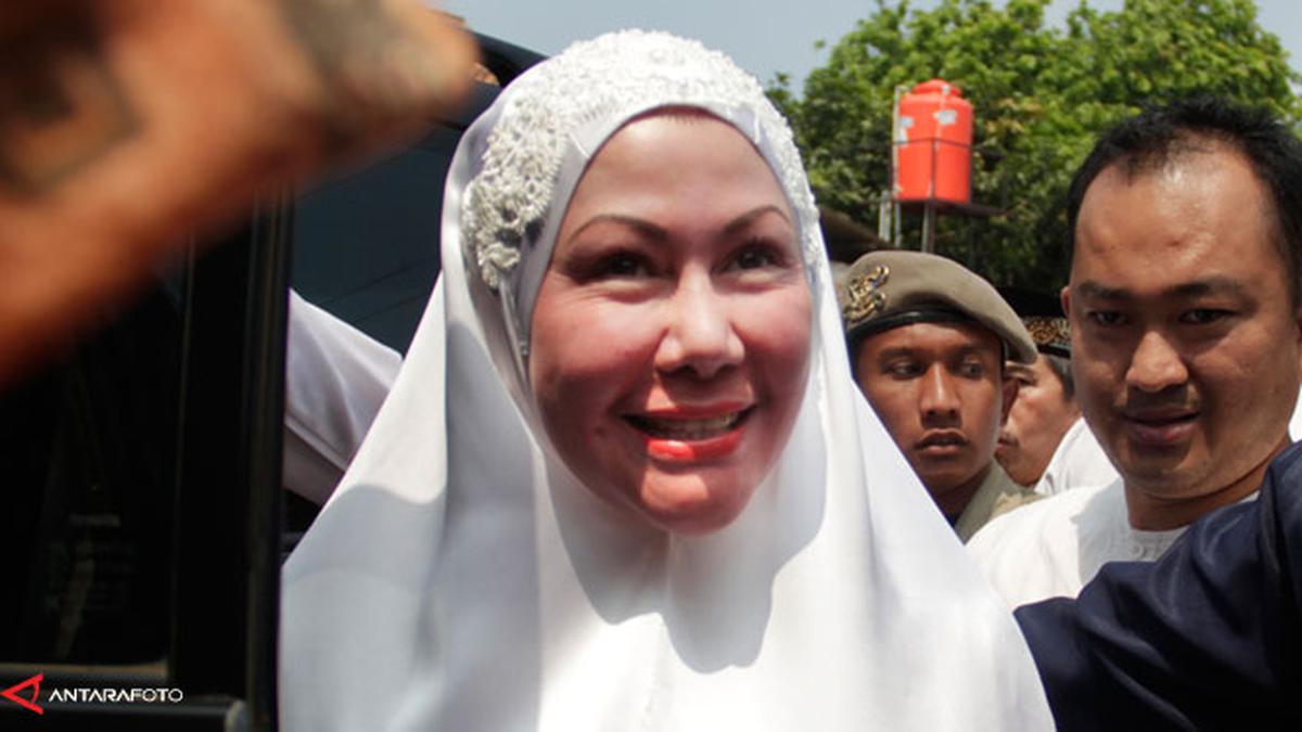 Sebelum Diperiksa KPK, Ratu Atut Dikunjungi Adik Kandung