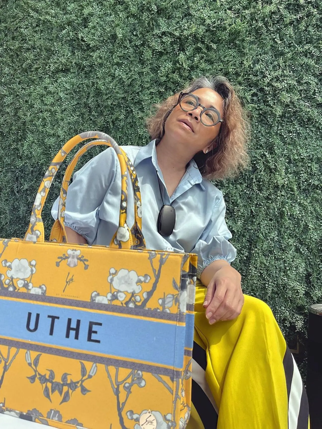 7 Potret Ruth Sahanaya Tampil Menawan di Usia 55 Tahun, Menawan ...