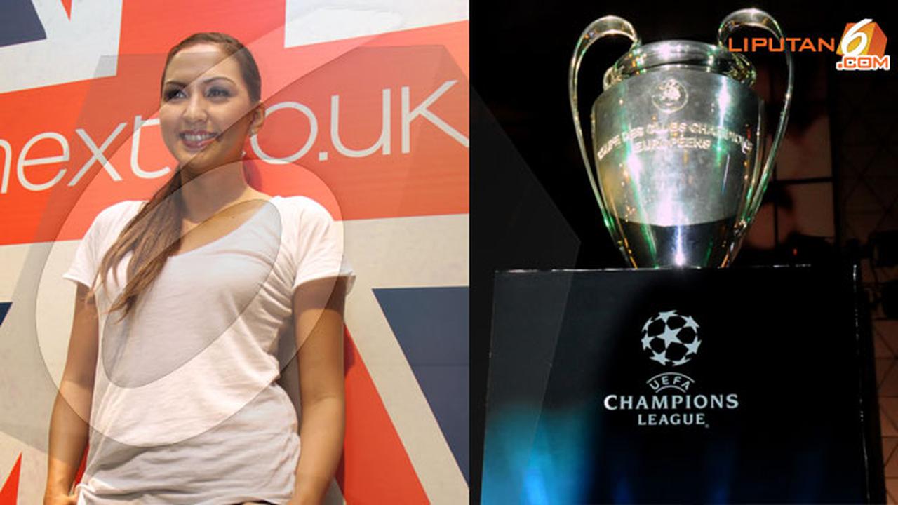 Donna Agnesia Foto Bareng Trofi Liga Champions