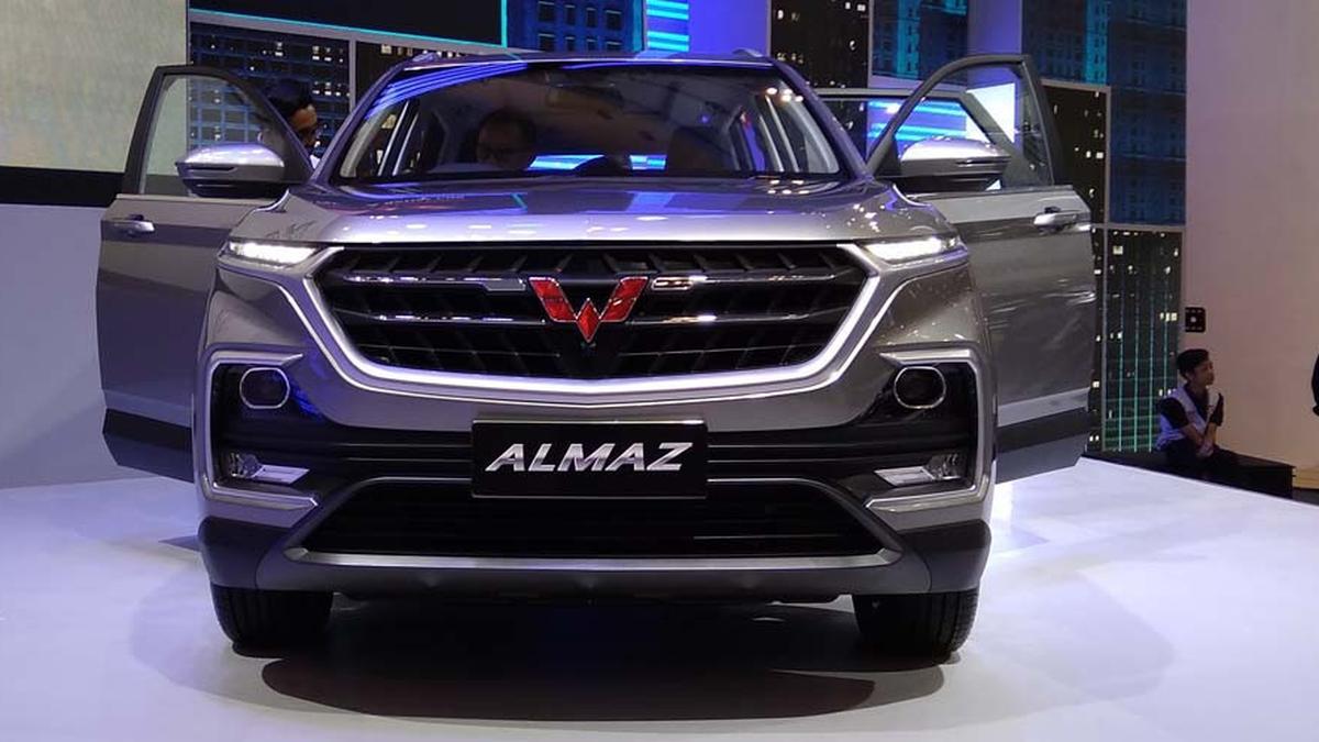 Harga Mobil Wuling Almaz, Review, dan Spesifikasi Februari 2020