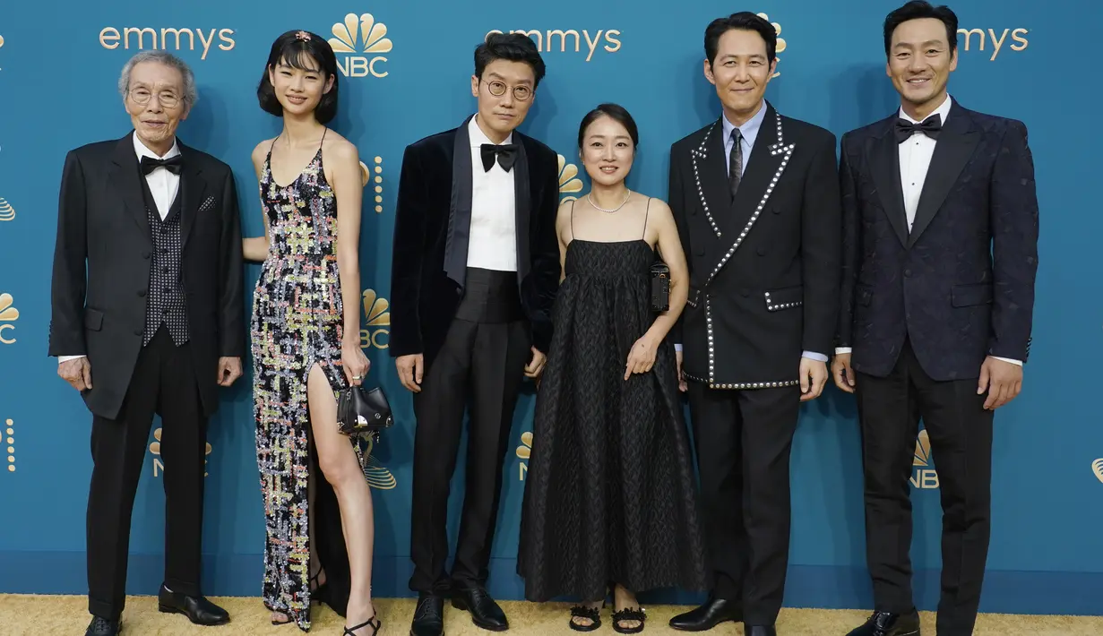 Lee Jung Jae Squid Game Muncul di Karpet Merah Emmy, Gandeng Mesra Sang ...