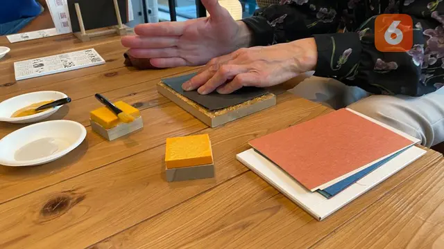 Keseruan Belajar Karakami, Seni Cetak Pola Tradisional dari Kyoto di ...