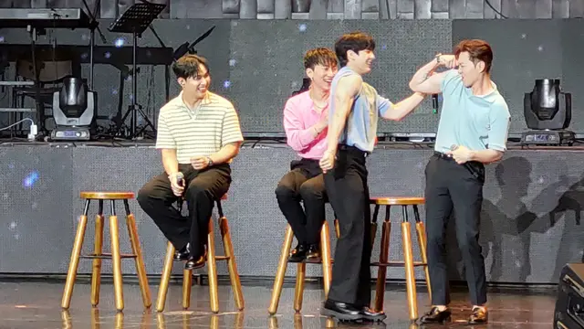 2 Personel BTOB, Lee Minhyuk dan Changsub Pamer Otot ke Melody Indonesia - ShowBiz Liputan6.com