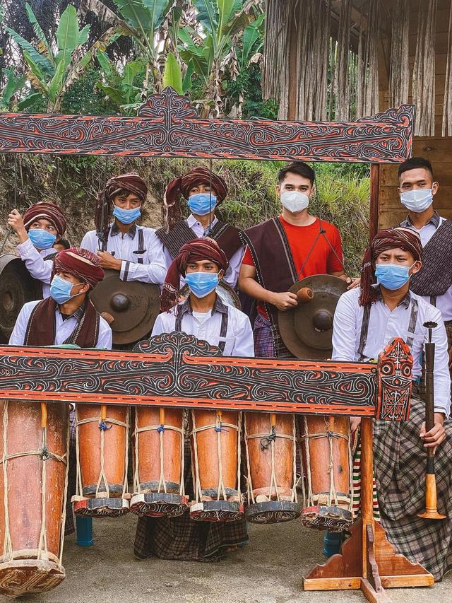 7 Momen Seru Liburan Aiman Ricky Ke Pulau Samosir, Tampil Pakai Topi ...