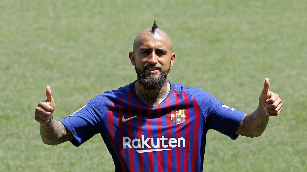Arturo Vidal Sempat Frustrasi pada Awal Musim di Barcelona