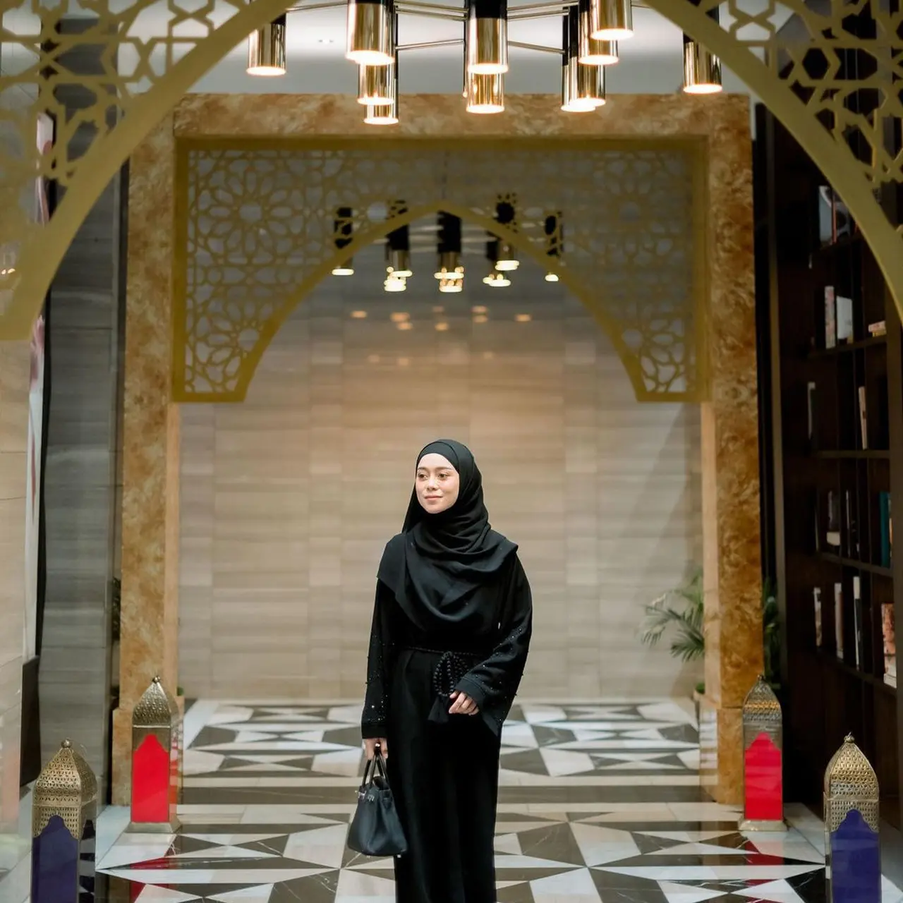 6 Artis Wanita Ini Jadi Tulang Punggung Keluarga Sejak Belia, Perempuan Tangguh - Hot Liputan6.com