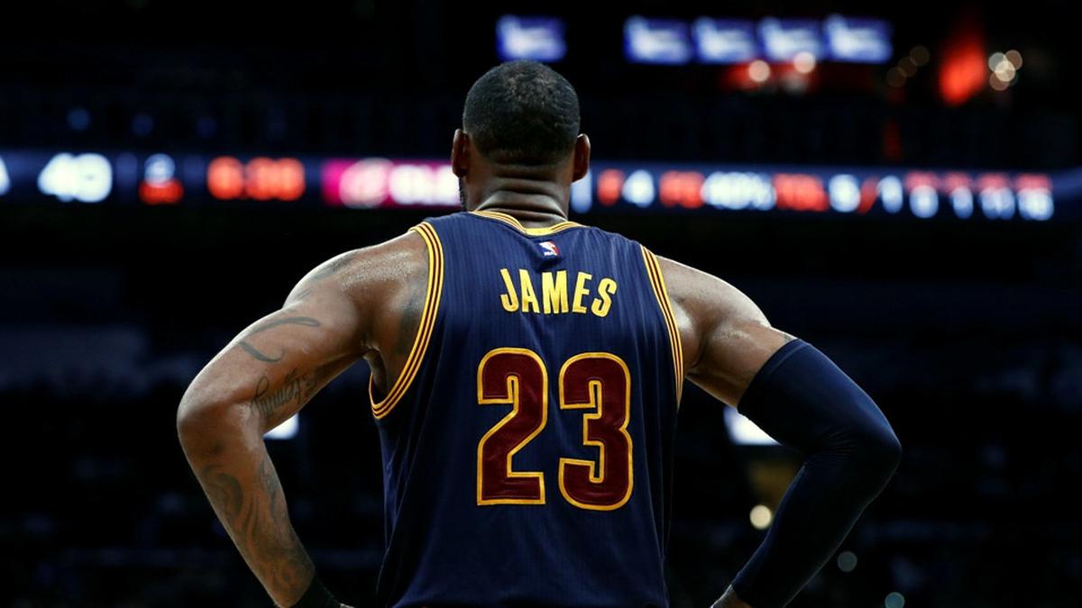 LeBron James Kalahkan Messi di Daftar Atlet Bayaran Termahal - Bola ...
