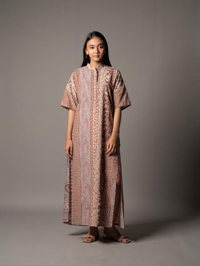 11 Model Tunik Batik Belah Samping Kanan Kiri Tren 2025, Siap Lengkapi ...