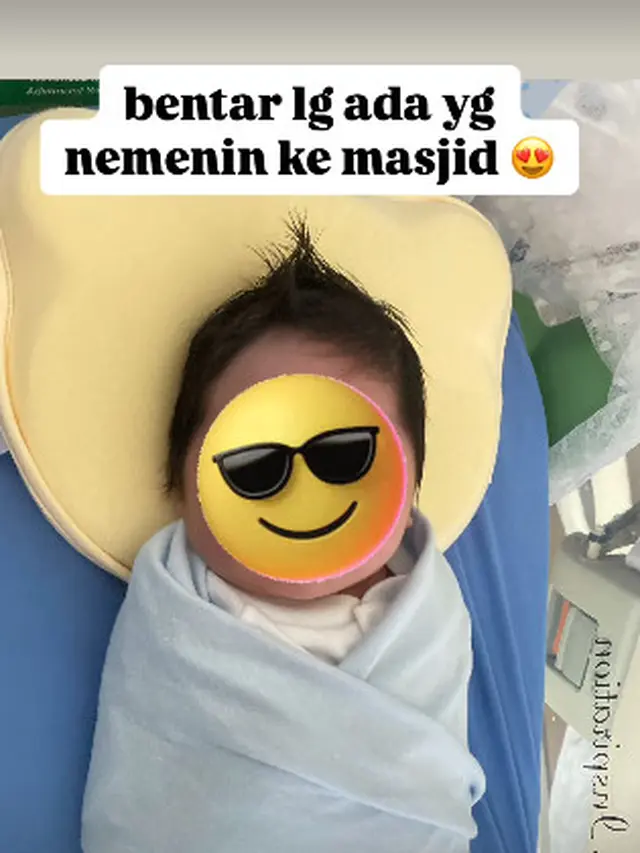 4 Potret Terbaru Zaskia Gotik dan Anak Ketiga, Momen Lahiran Jadi Kado ...