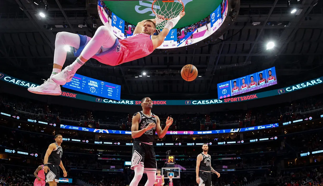 Foto: Menanti Penampilan Kristaps Porzingis di Piala Dunia Basket 2023 ...