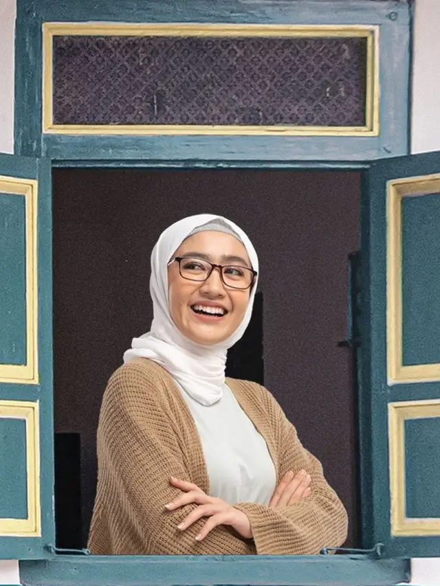 7 Potret Febby Rastanty Jadi ‘Istri’ Agus Mulyadi di Film Seni Memahami Kekasih - Hot Liputan6.com