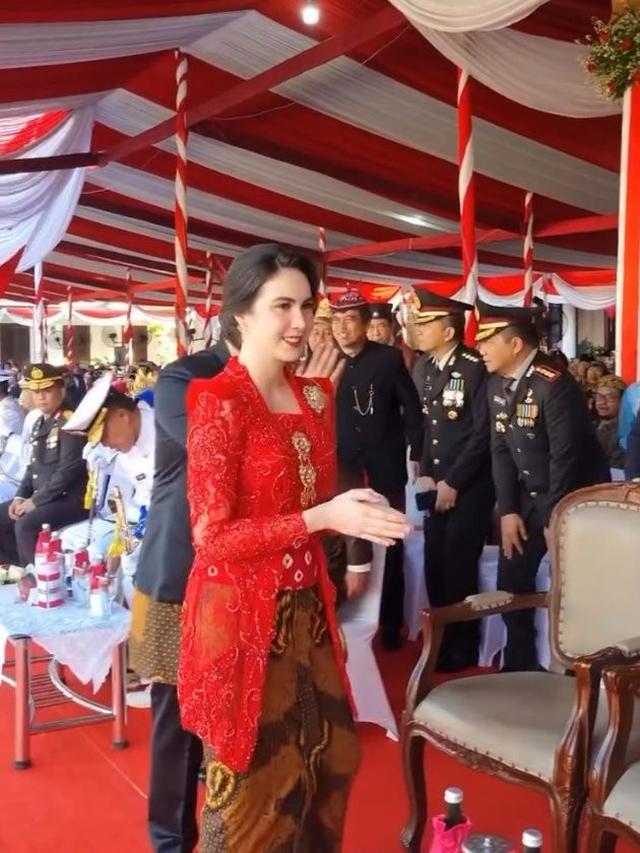 7 Potret Arumi Bachsin dan Emil Dardak Hadiri Upacara HUT RI di Gedung ...