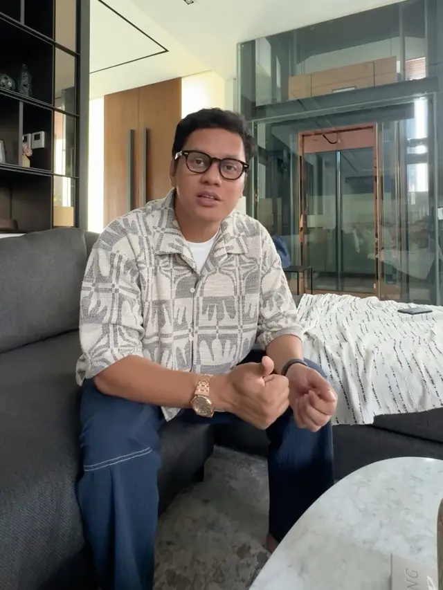 Baliho Selebgram Arief Muhammad dan Wagub Sumbar Audy Joinaldy Muncul ...