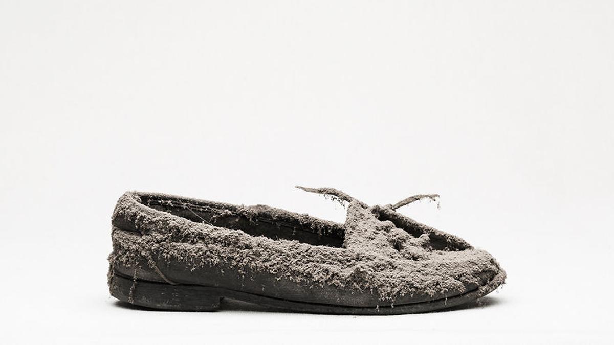 10 Potret Sepatu Usang yang Sudah 25 Tahun Terlupakan - Lifestyle ...