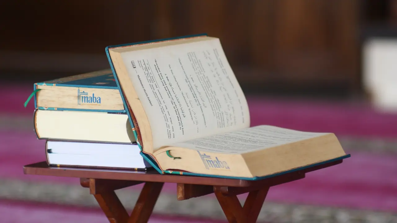 8 Hadis tentang Berpikir Kritis yang Dapat Menjadi Pedoman - Ragam Bola.com