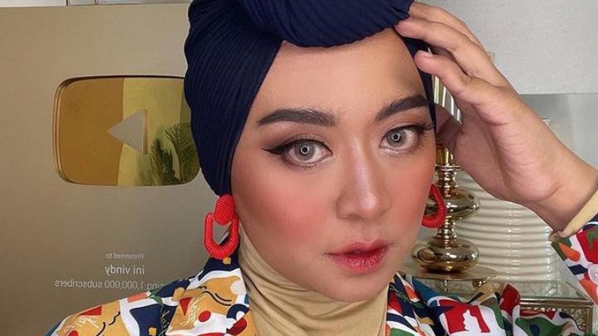 Ini Vindy, Seorang Beauty Vlogger Muslim Inspiratif di Bidang Kecantikan - Lifestyle Fimela.com