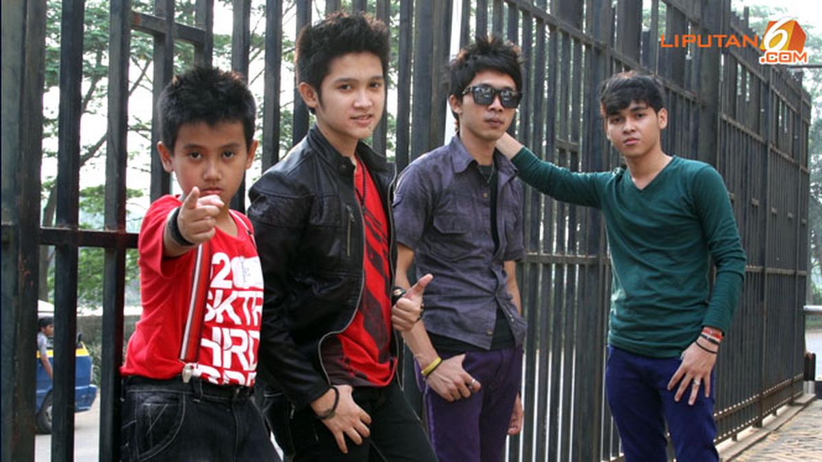 Vokalis D'Rioz Lebih Ngetop Daripada Ari Goliath - ShowBiz Liputan6.com