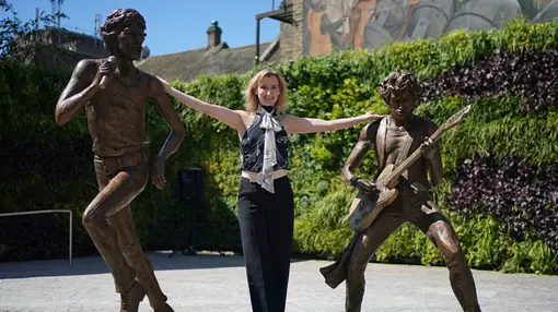 6 Momen Olla Ramlan Peluk Cium Nindy Ayunda di Pesta Elena Lubis, Sudah ...