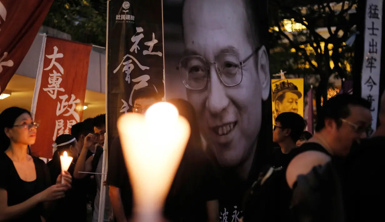 Turun ke Jalan, Warga Hong Kong Kenang Peraih Nobel Asal China Liu ...