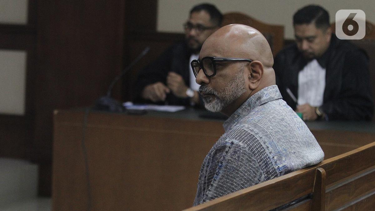 FOTO: Suap Krakatau Steel, Karunia Alexander Muskitta Divonis 2 Tahun ...