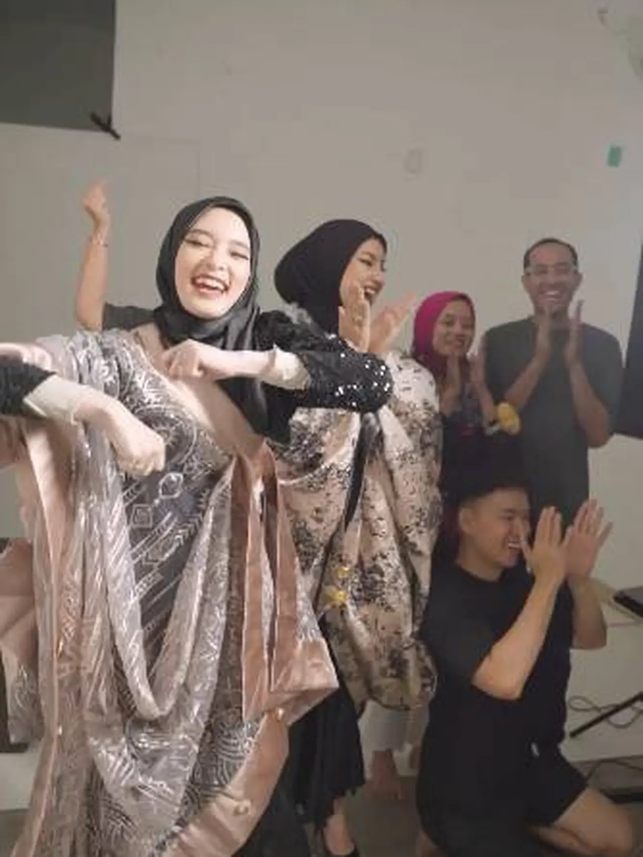 7 Pemotretan Irish Bella dan Inara Rusli yang Tampil Memesona - Hot ...