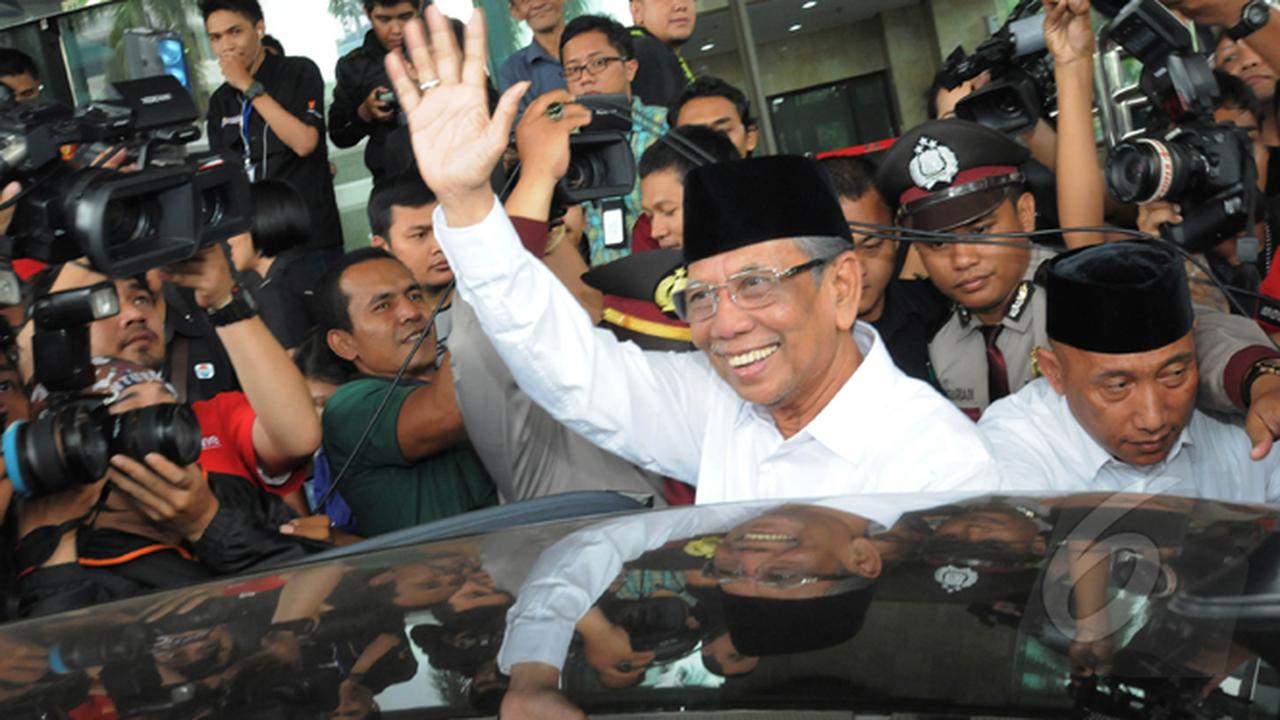 Kisah Super Lucu Kiai Hasyim Muzadi dan Maling Logo Mobil