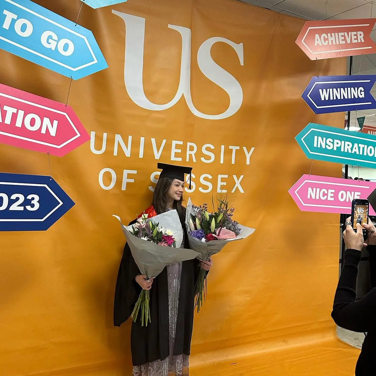 Berawal dari Duet Dikira Netizen Pacar Abidzar, Ini 6 Potret Raisyah Helmi Mohdar - Hot Liputan6.com