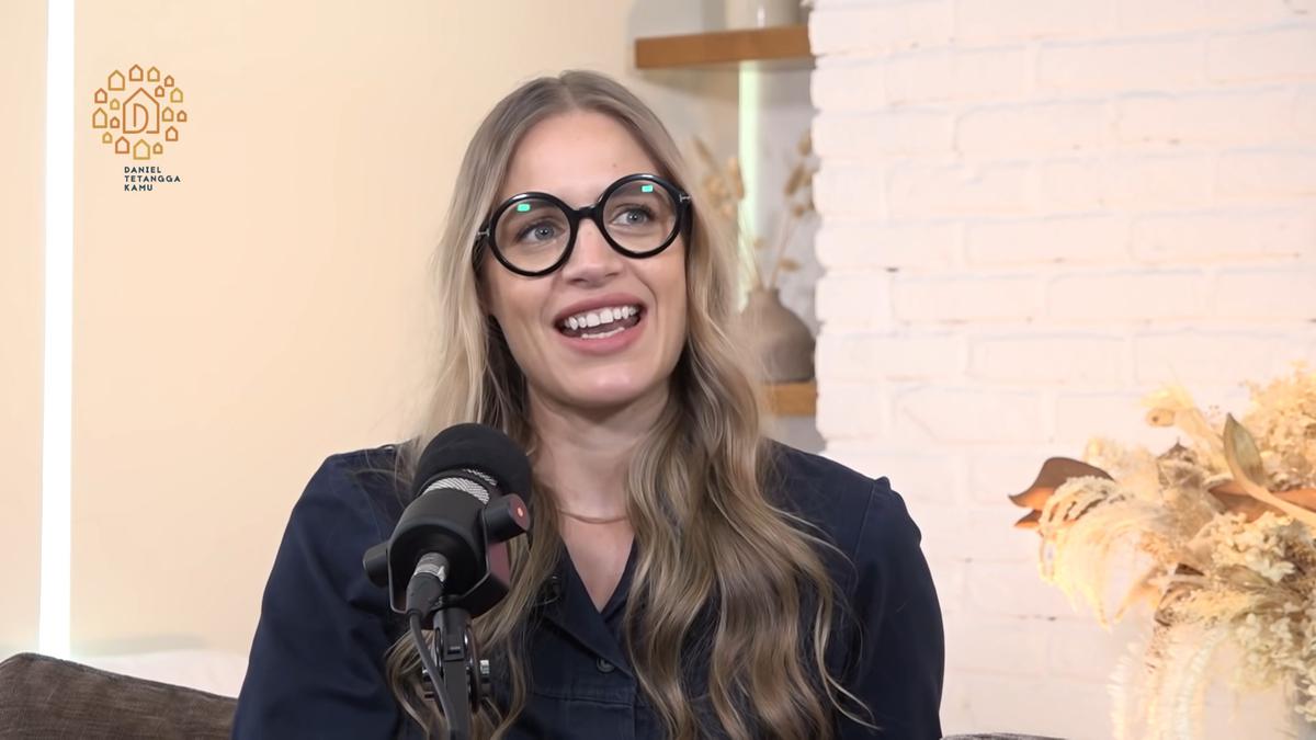 Akhirnya Terungkap, Alasan Daniel Mananta 8 Tahun 'Sembunyikan' Istrinya