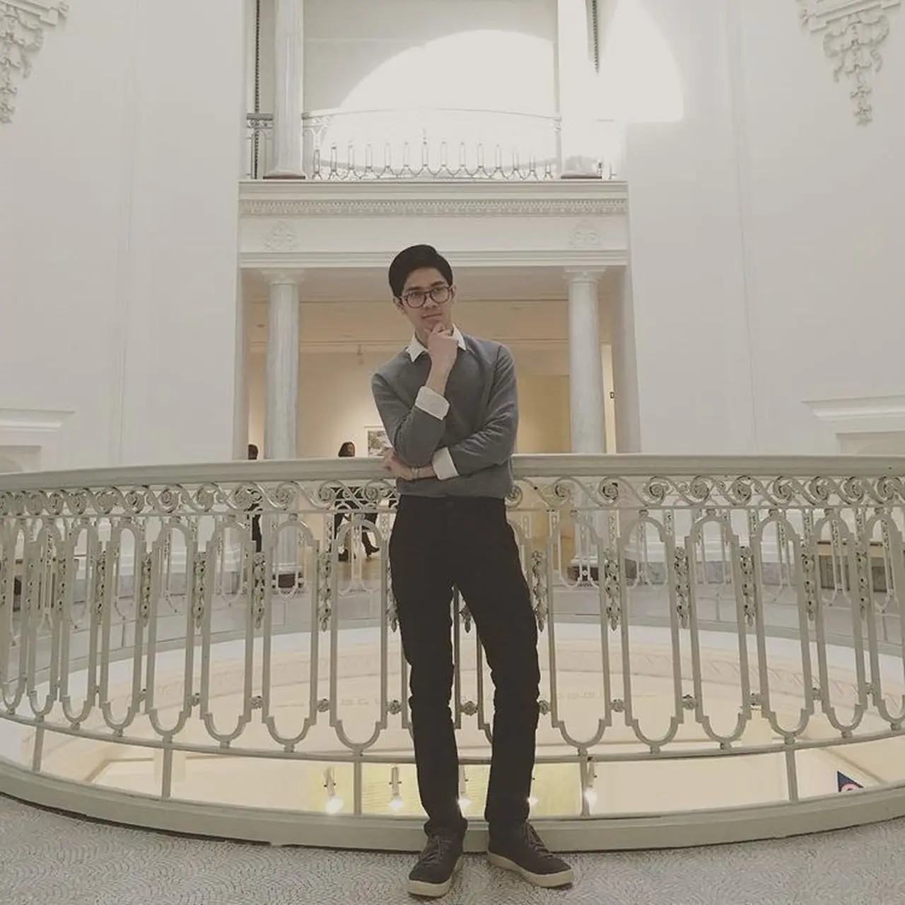 Potret Dulu dan Kini Emir Mahira yang Memesona di Film Dear David