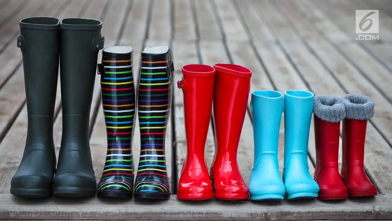 Ini Alasan Sepatu Harus Dilepas di Luar Pintu Rumah - Health Liputan6.com