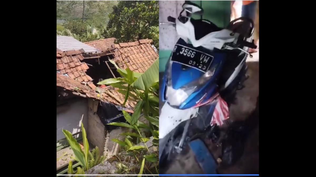 Nahas, Pemudik Motor Ini Terjang Atap Rumah Warga Hingga Tembus ke Dapur