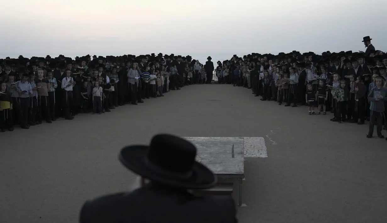 Tashlich, Upacara Membuang Dosa Jelang Hari Raya Yom Kippur di Israel ...