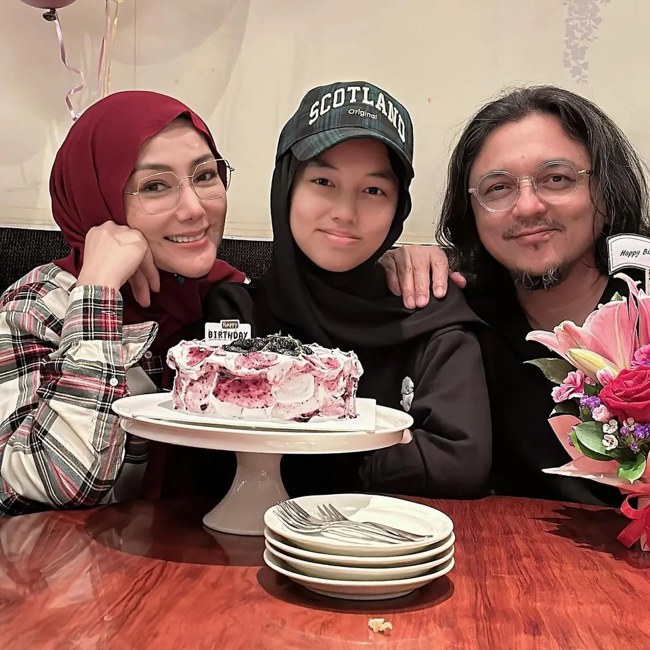 6 Potret Terbaru Aleesya Mantan Anak Sambung Laudya Cynthia Bella, Genap 15 Tahun - Hot Liputan6.com