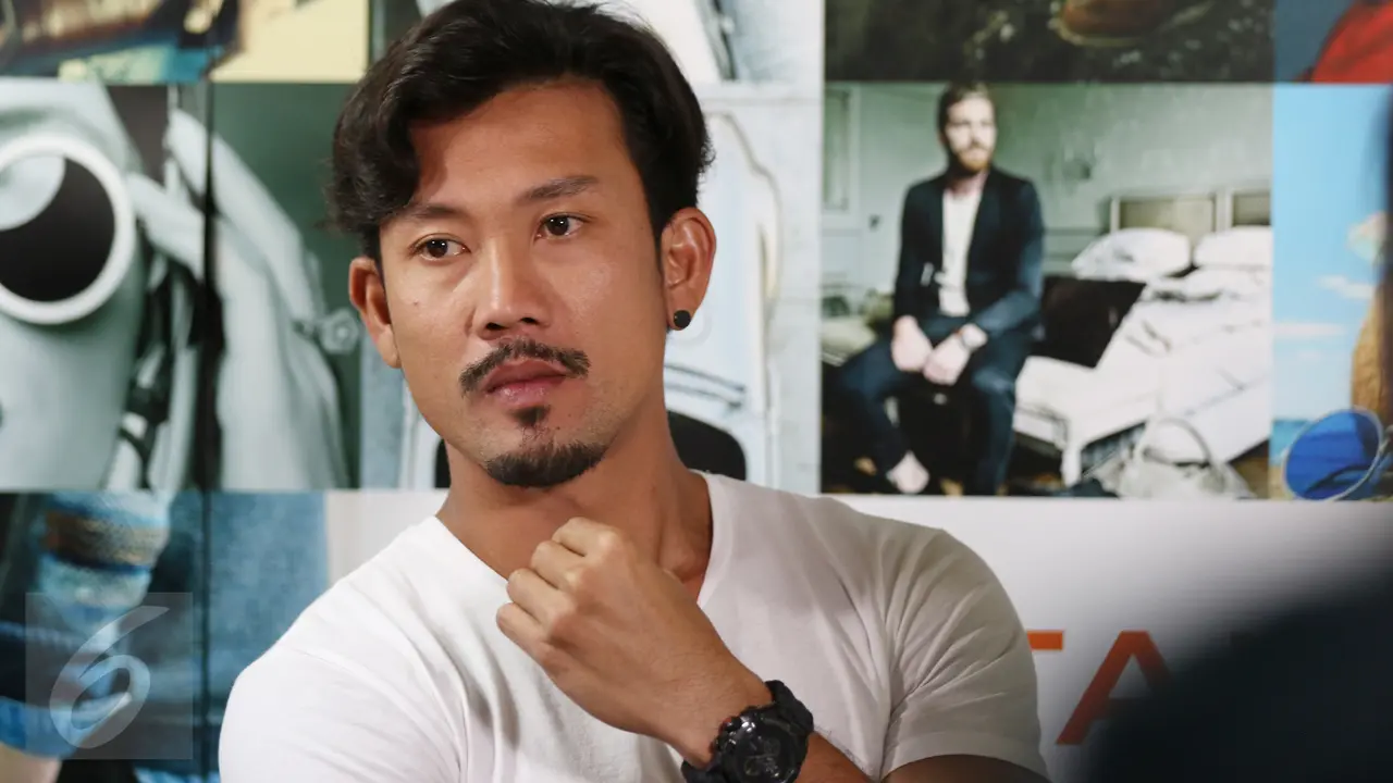 Kisah Denny Sumargo Main Film 5 CM Demi Modal Peternakan Ayam - ShowBiz ...