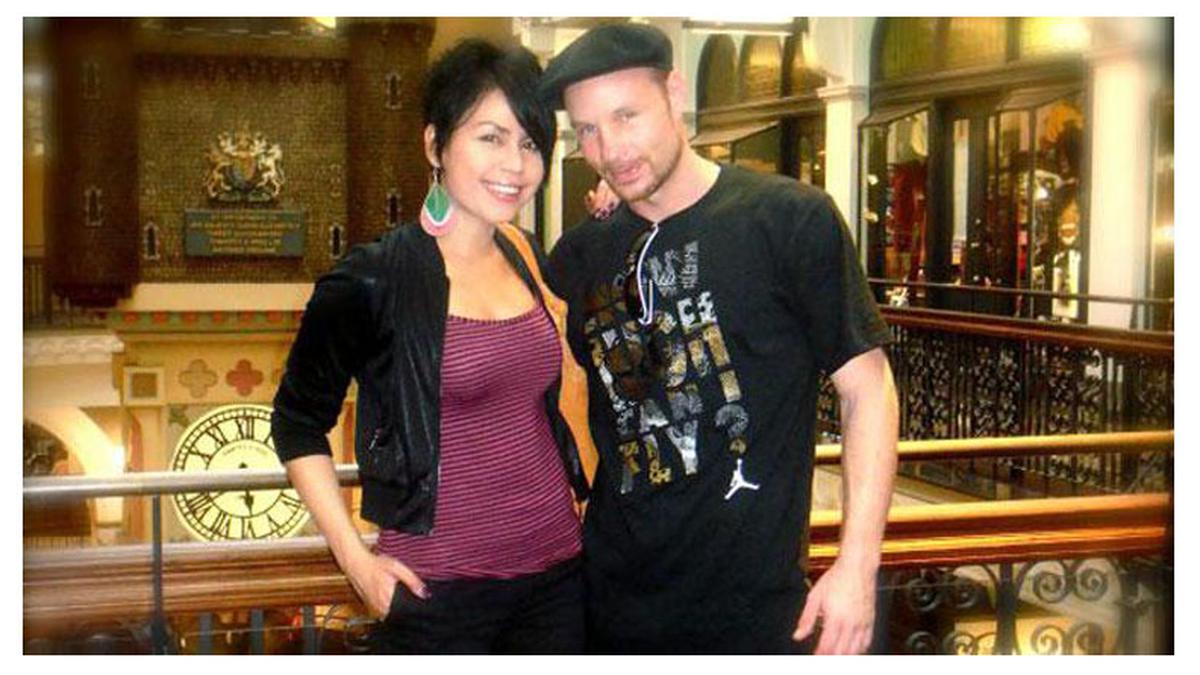 Kangen Suami, Melaney Ricardo Manfaatkan Kecanggihan Teknologi ...