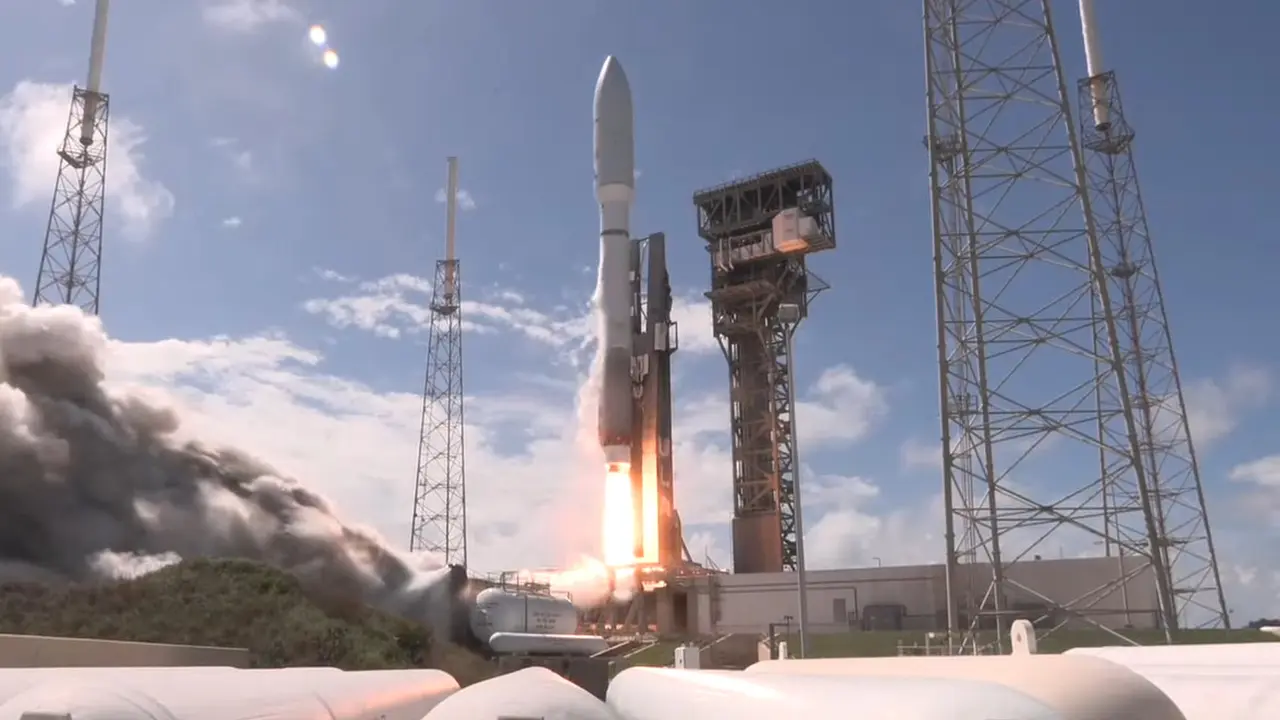 Amazon Beli 3 Roket Milik Perusahaan Elon Musk - Bisnis Liputan6.com