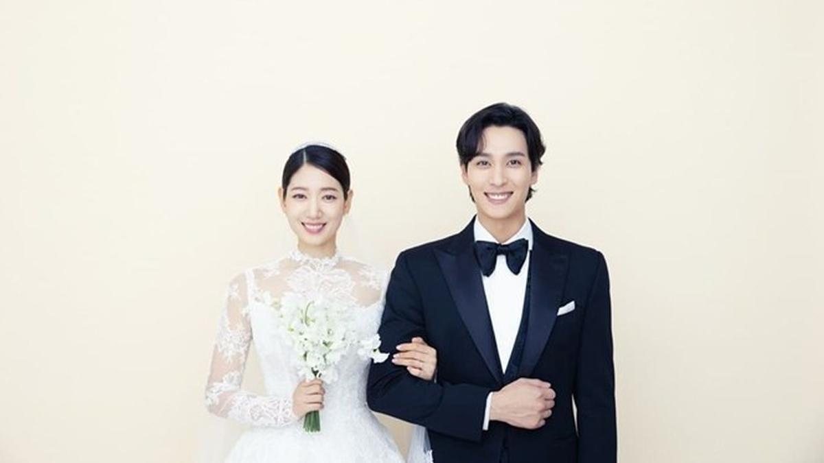 10 Potret Pernikahan Park Shin Hye Dan Choi Tae Joon Dihadiri Lee Min